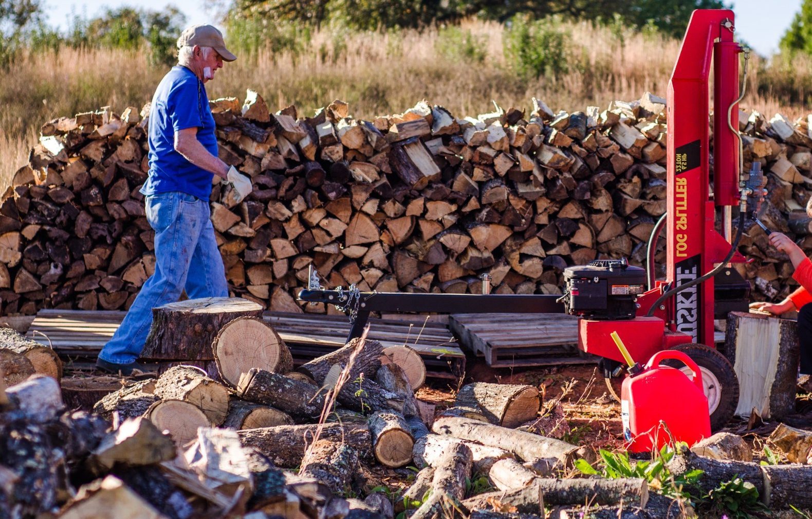 Unsuspecting worker loses fingers to unguarded machine